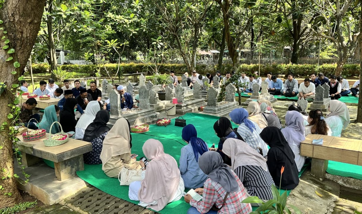 Grage Group Gelar Doa Bersama dan Ziarah Kubur, Syudulimar ke-23 ...