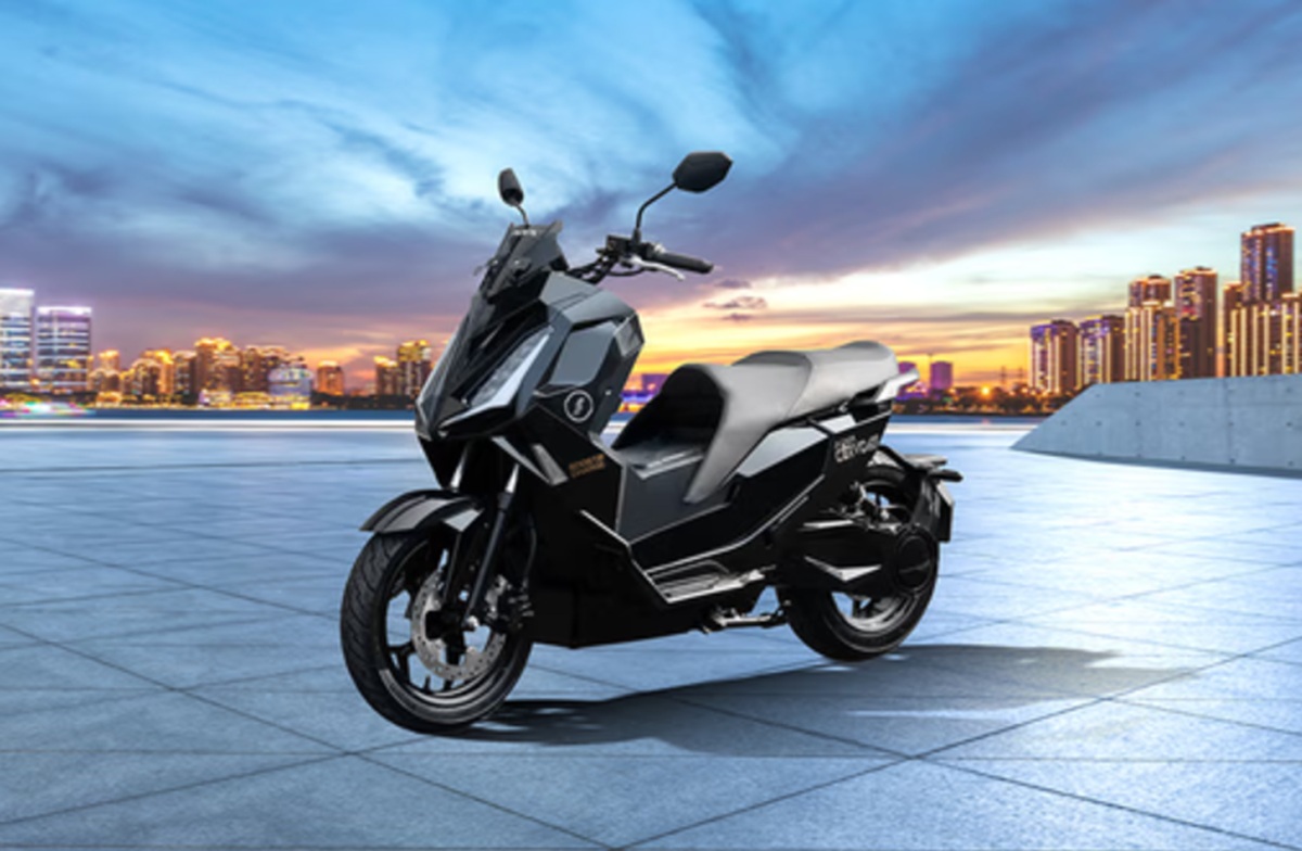 Cicilan Motor Listrik Alva Cervo Tanpa DP, Maxi Scooter Bertenaga 125 KM